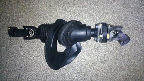 20993940 General Motors вал рулевой колонки нижний