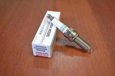 1822A068 Mitsubishi свеча