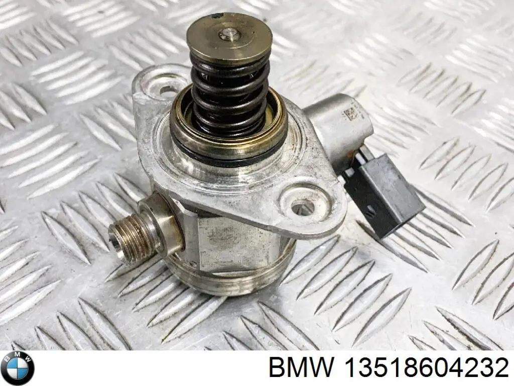 13518604232 BMW Насос топливный высокого давления (ТНВД)