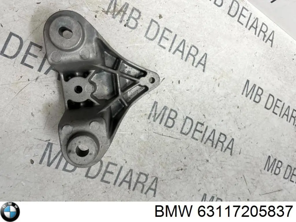 63117205837 BMW кронштейн (адаптер крепления фары передней левой)