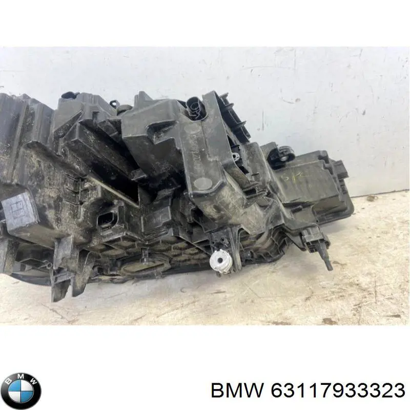 63117933323 BMW Фара левая