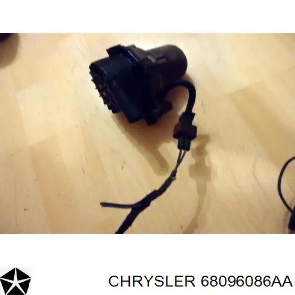 68096086AA Chrysler кронштейн усилителя переднего бампера