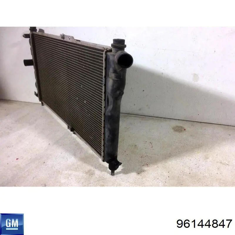 96144847 General Motors Радиатор охлаждения двигателя