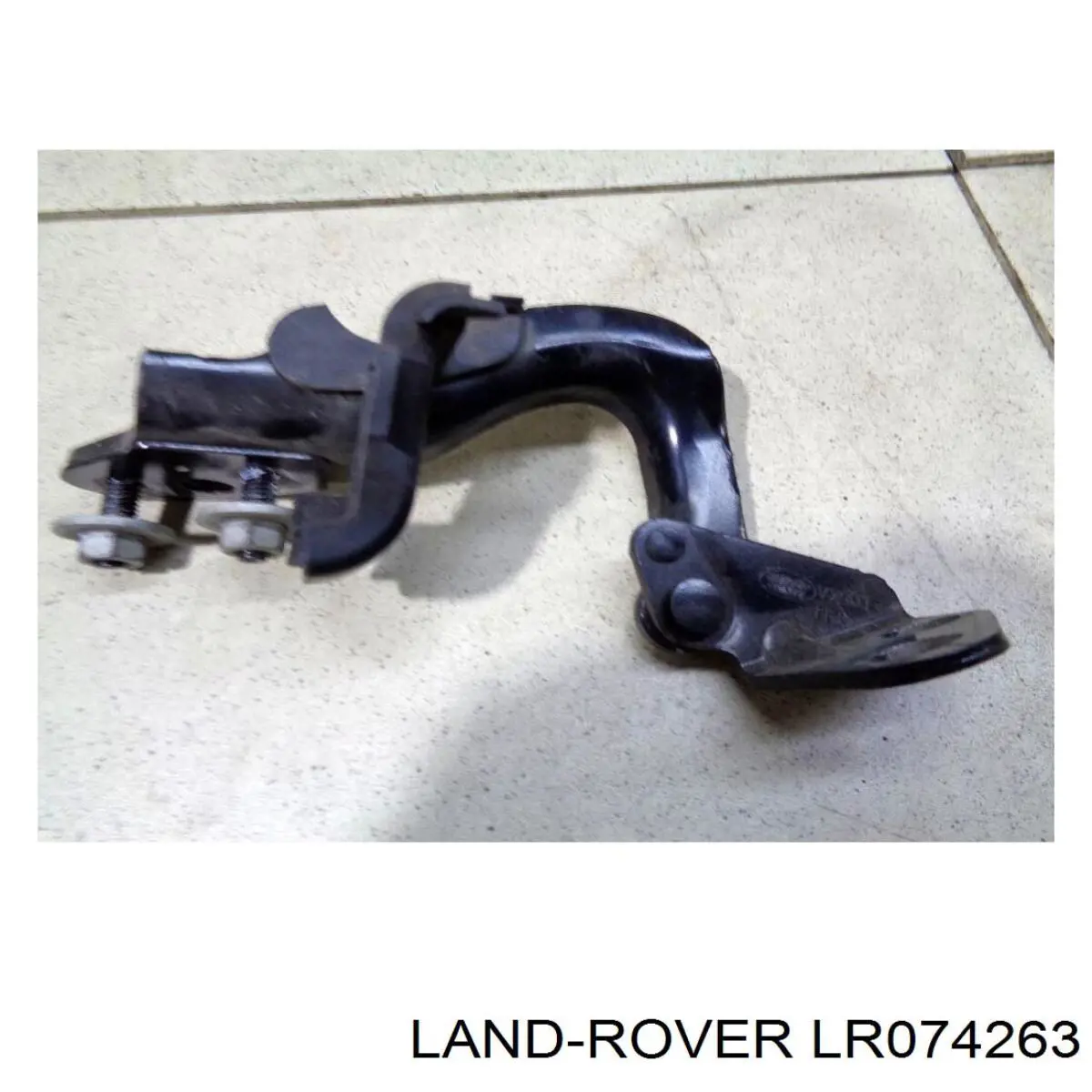 LR088975 Land Rover петля крышки багажника правая