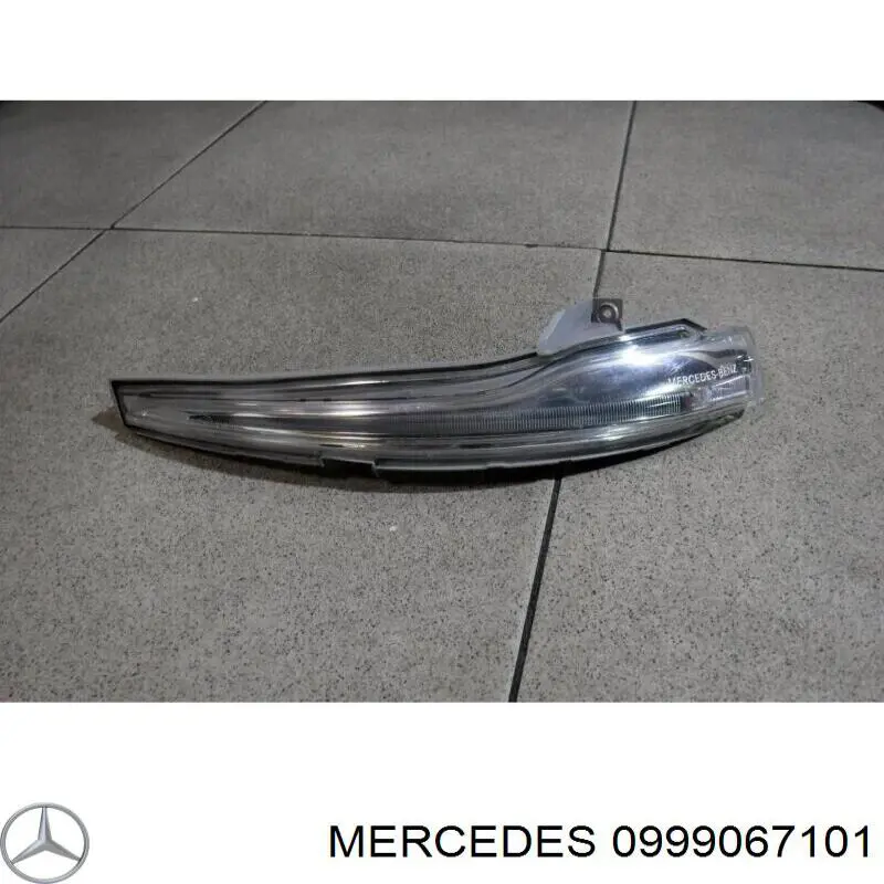 0999067101 Mercedes указатель поворота дополнительный