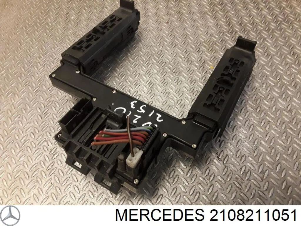 2108211051 Mercedes кнопочный блок управления стеклоподъемником центральной