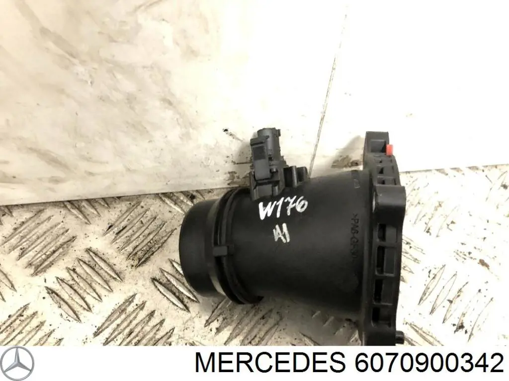 A6070900342 Mercedes | Шланг (патрубок интеркуллера верхний левый) A ...