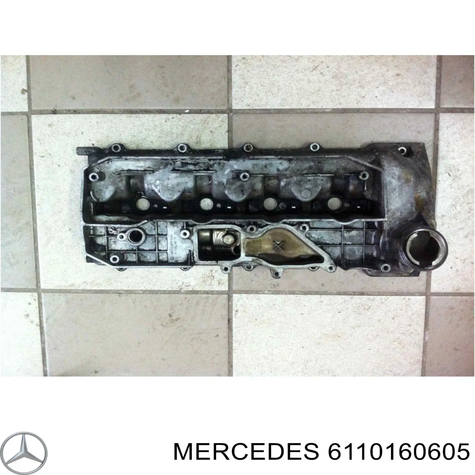 6110160605 Mercedes клапанная крышка