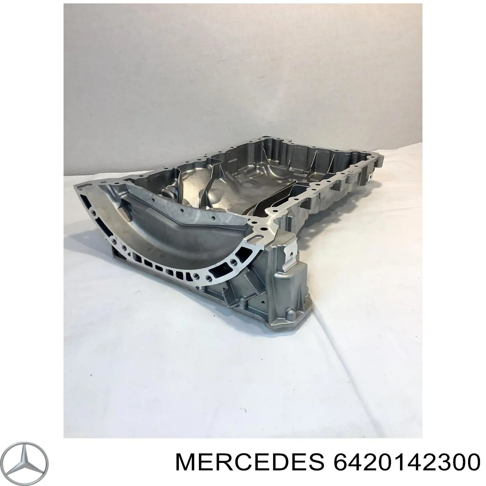 A6420142300 Mercedes поддон масляный картера двигателя, верхняя часть