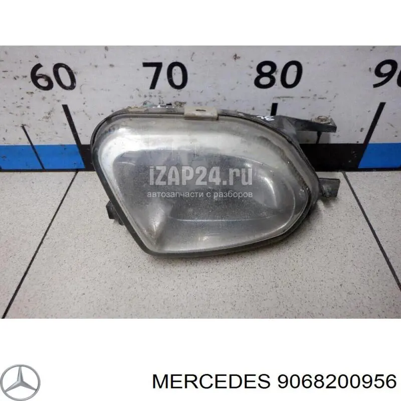 9068200956 Mercedes правая противотуманная фара