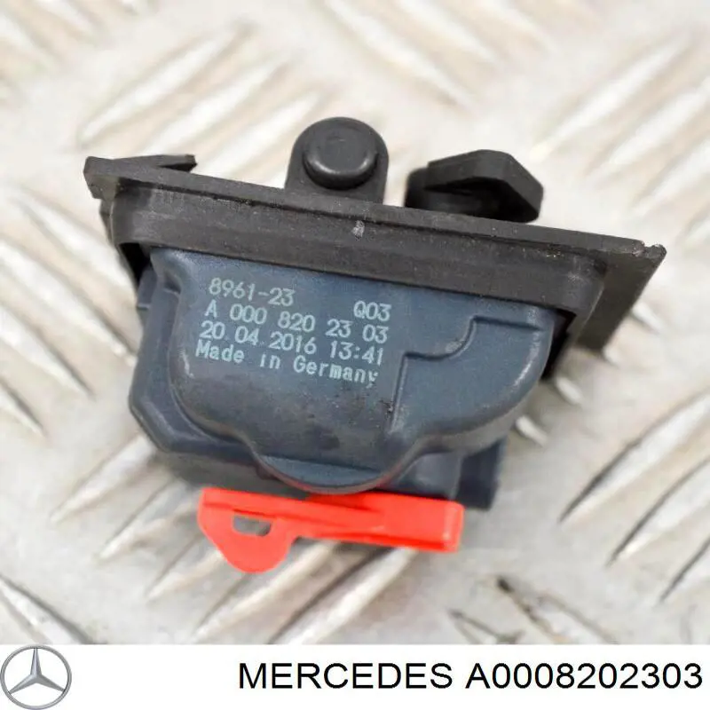 A0008202303 Mercedes замок привода лючка топливного бака mercedes w166