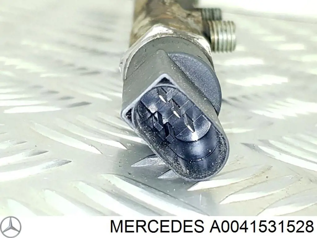 A0041531528 Mercedes | Датчик давления топлива A 004 153 15 28 купить ...