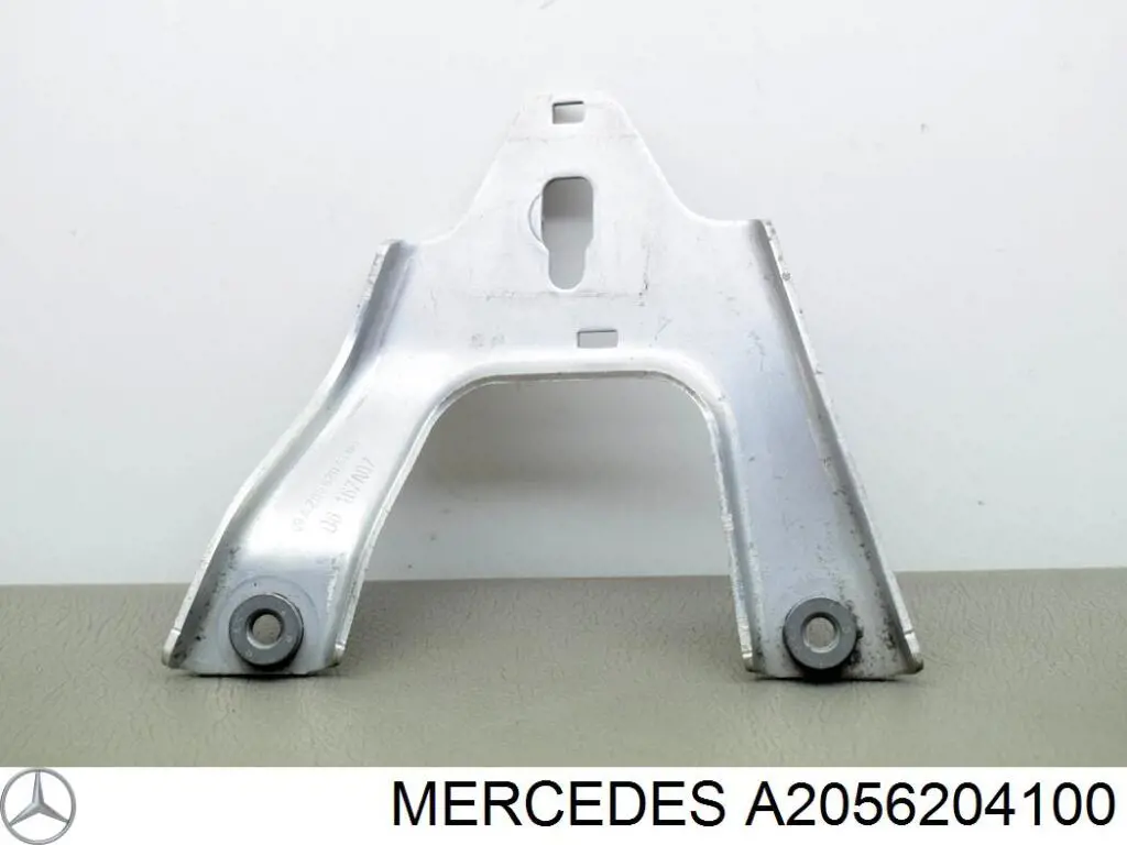 A2056204100 Mercedes | Кронштейн бампера переднего правый A 205 620 41 ...
