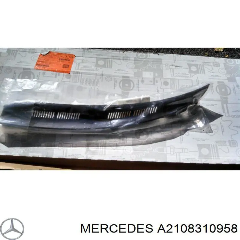 A2108310958 Mercedes решетка водостока лобового стекла левая/правая