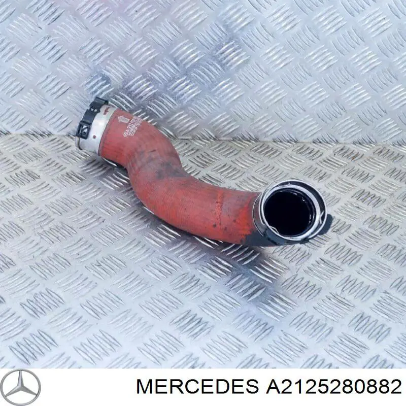 A2125280882 Mercedes | Шланг (патрубок интеркуллера правый) A 212 528 ...