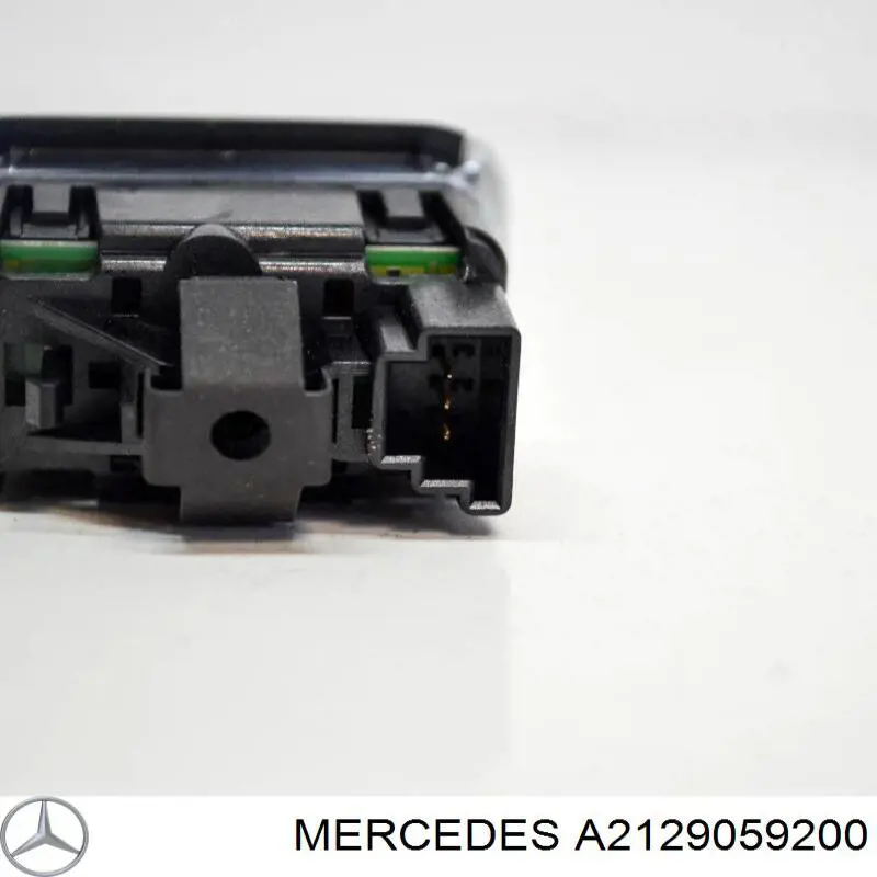 A2129059200 Mercedes кнопка салона привода крышки багажника (двери 3/5-й
