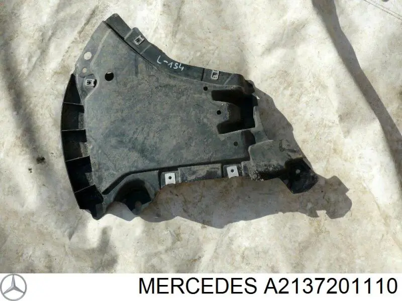 A2137201110 Mercedes нижняя петля передней левой двери/scharnier