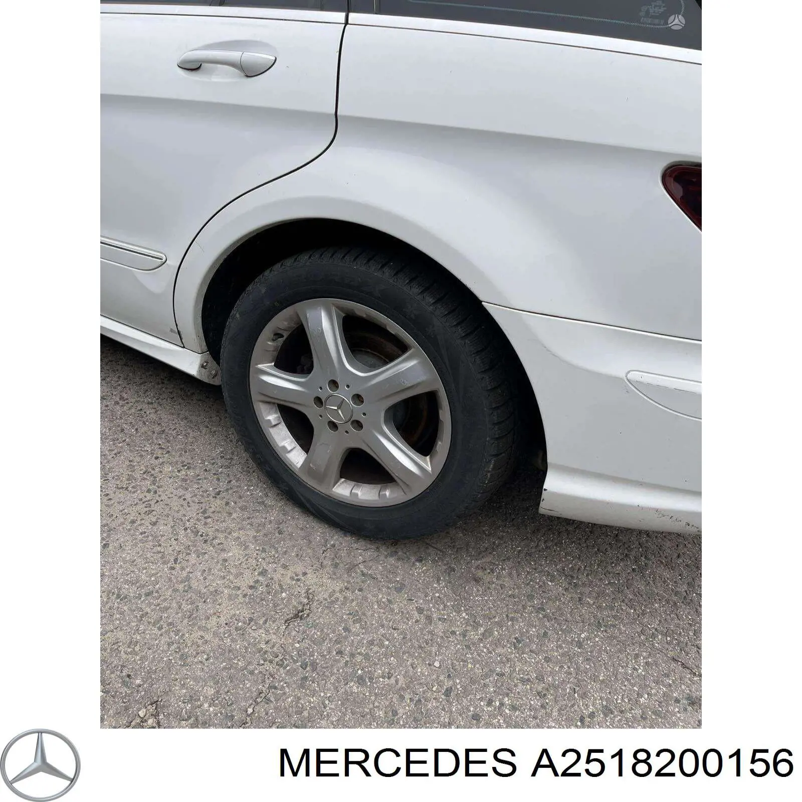 A2518200156 Mercedes стоп-сигнал задний дополнительный