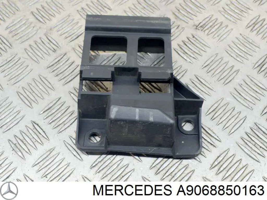 A9068850163 Mercedes | Кронштейн бампера переднего левый A 906 885 01 ...