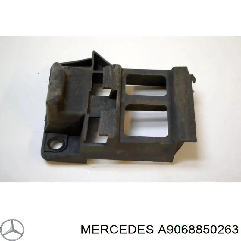 A9068850263 Mercedes | Кронштейн бампера переднего правый A 906 885 02 ...