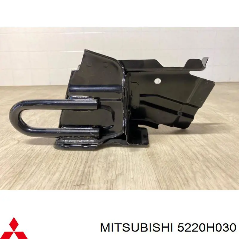 Кронштейн передней панели правый на Mitsubishi Outlander GF, GG ...