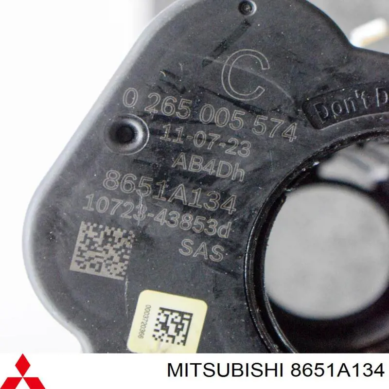 8651A134 Mitsubishi датчик угловой скорости