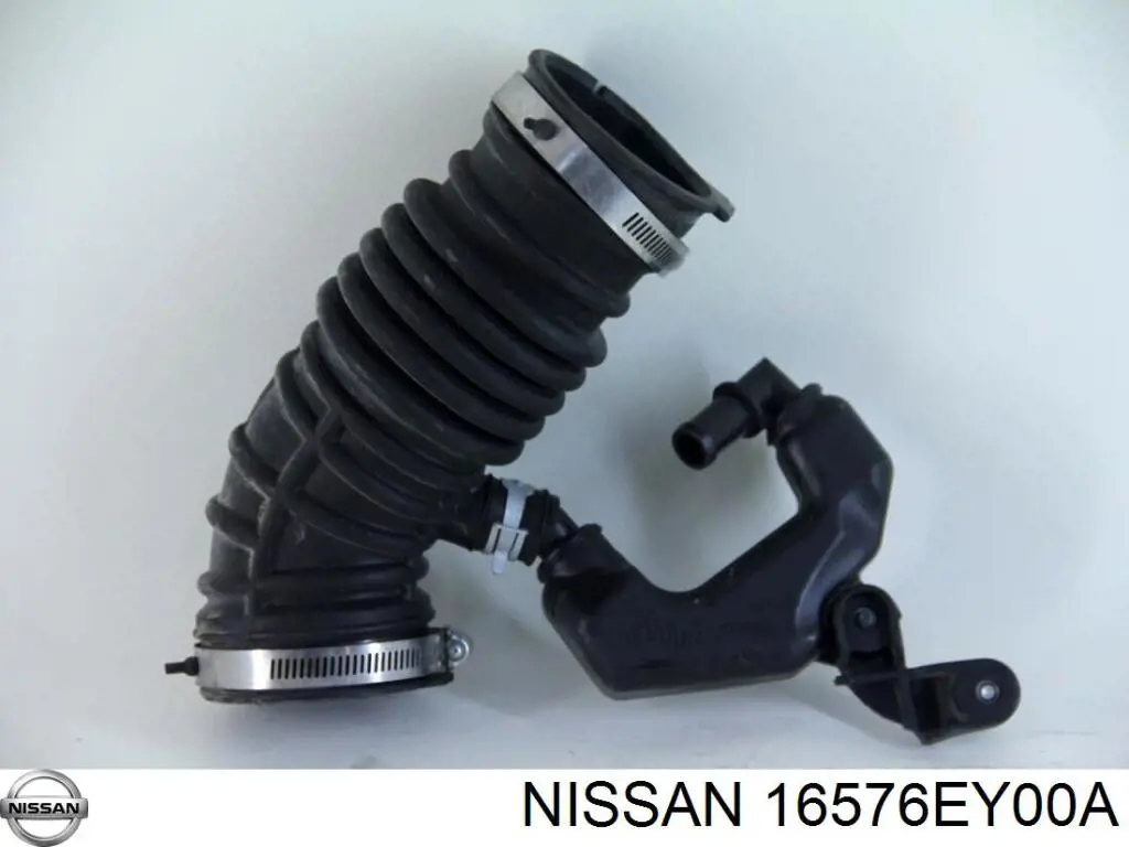 16576EY00A Nissan/Infiniti Патрубок воздушный, выход воздушного фильтра