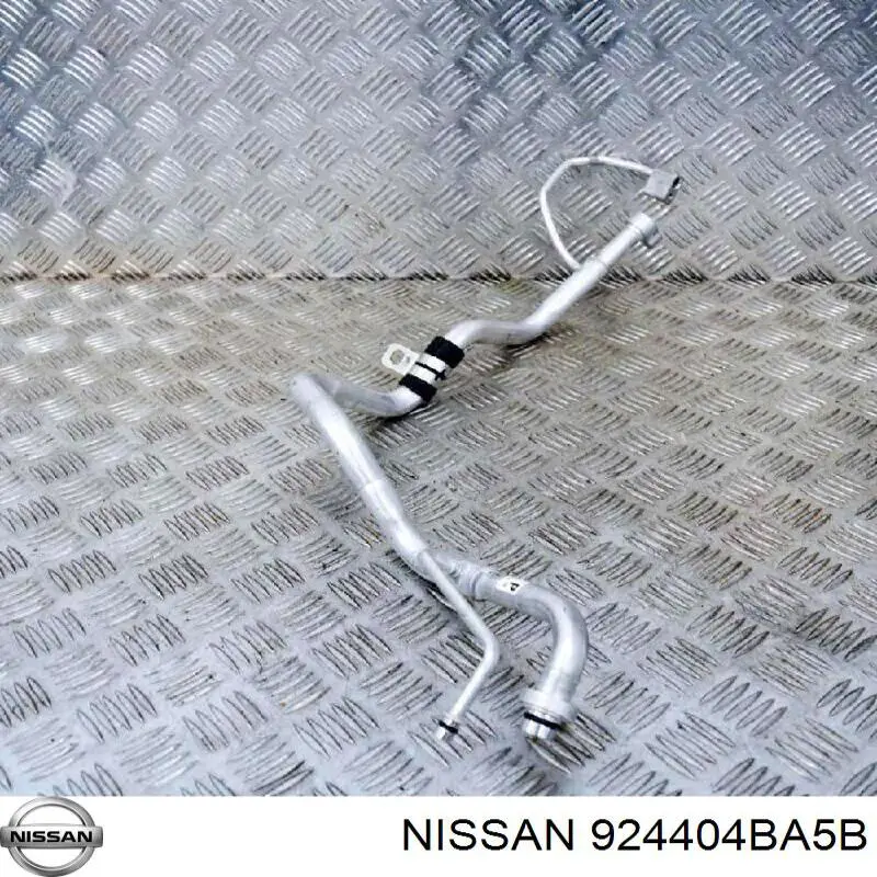 924404BA5B Nissan/Infiniti шланг кондиционера, от радиатора к испарителю