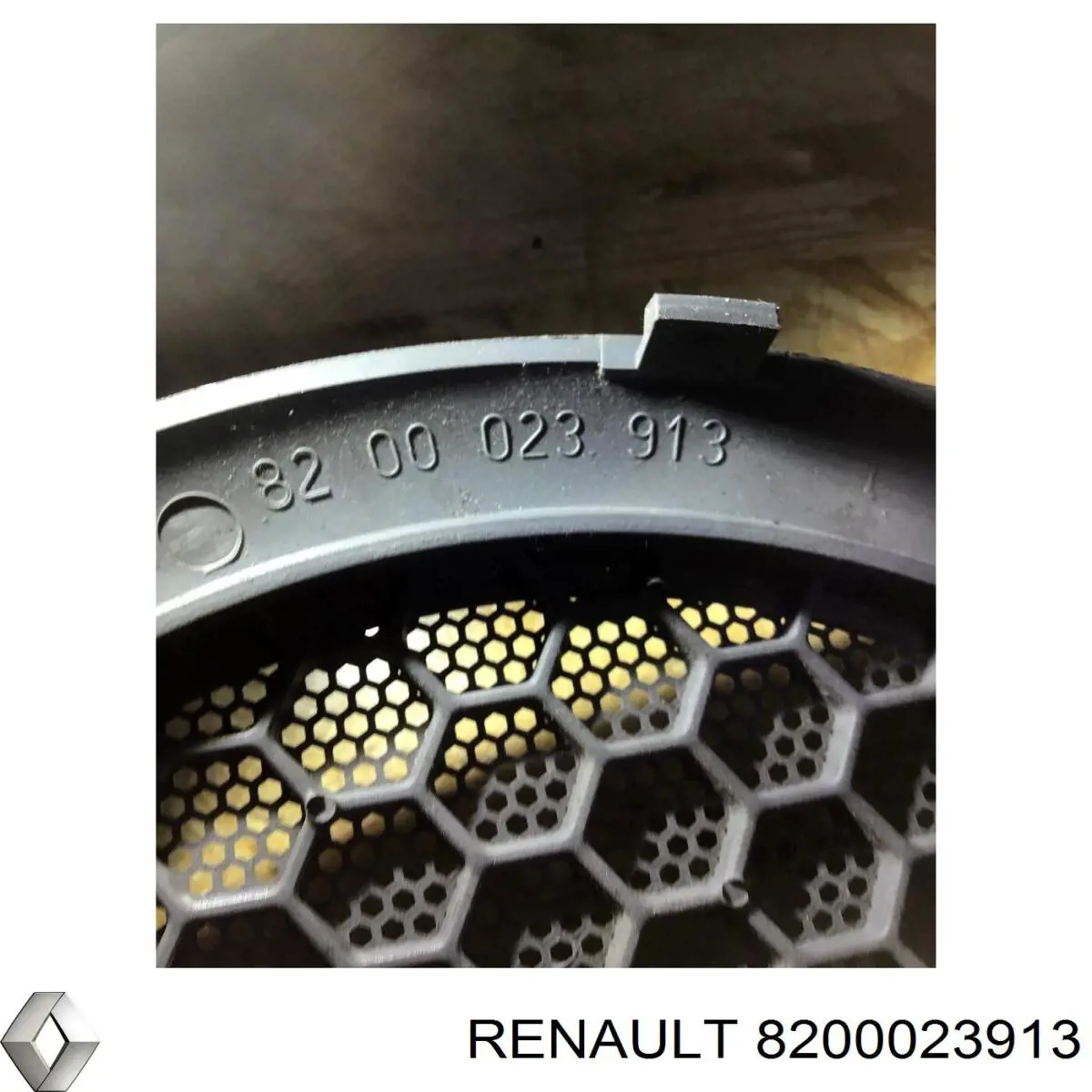 8200023913 Renault (RVI) rejilla
