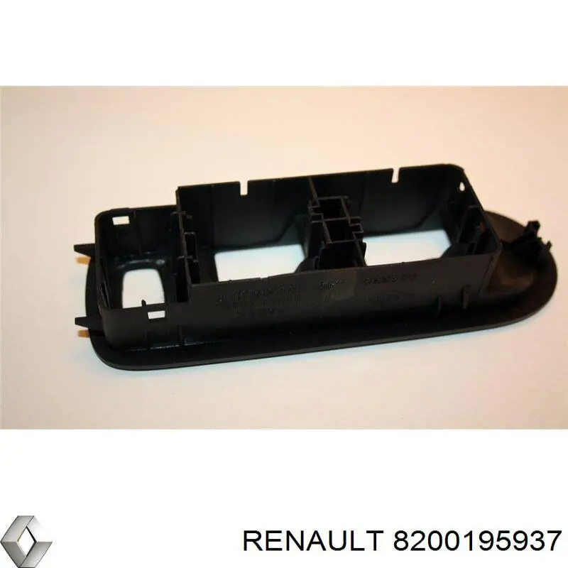 8200195937 Renault (RVI) Панель (накладка) блока управления стеклоподъемником передняя левая