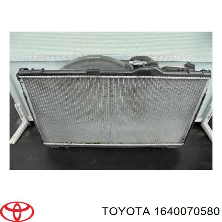 1640070570 Toyota Радиатор охлаждения двигателя