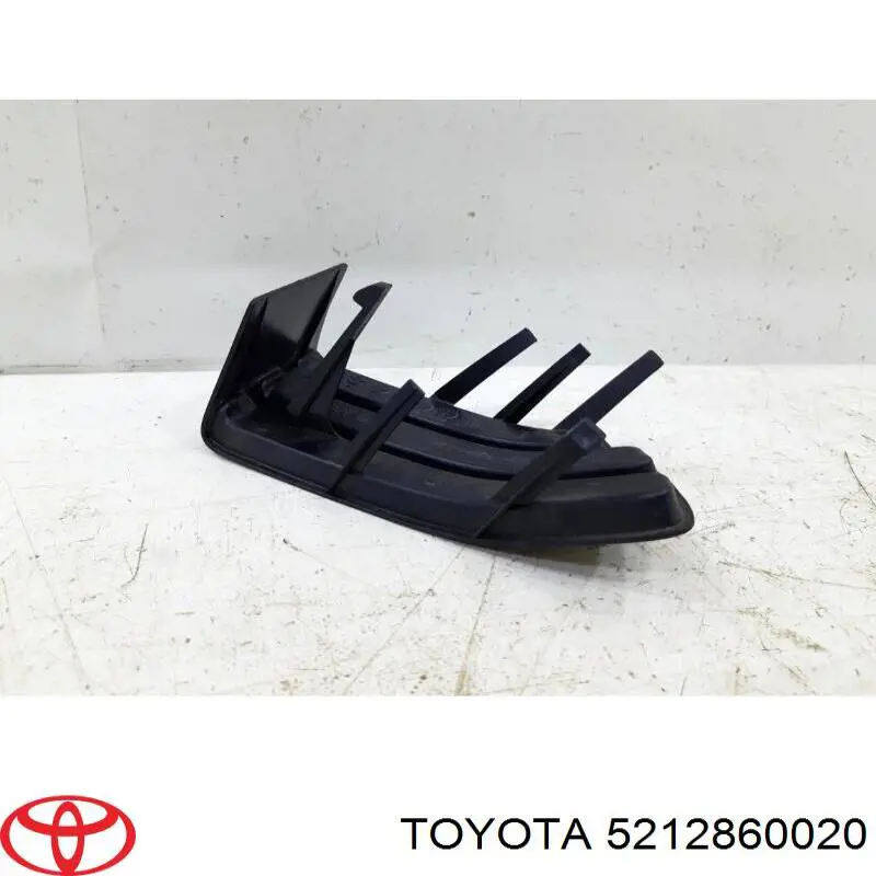5212860020 Toyota Заглушка (решетка) противотуманных фар бампера ...