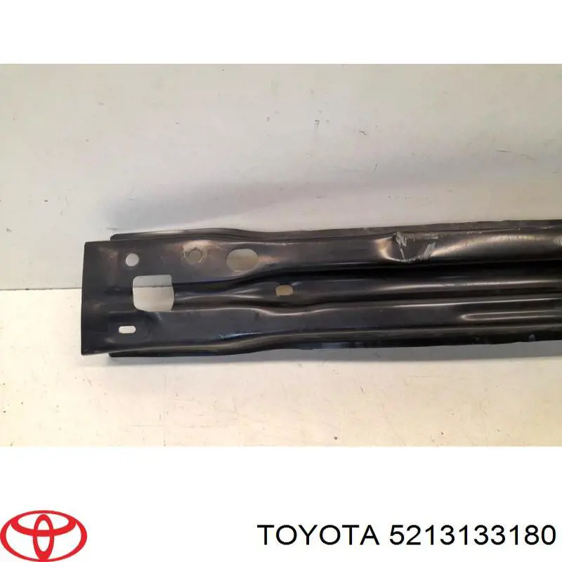 5213133180 Toyota усилитель бампера переднего