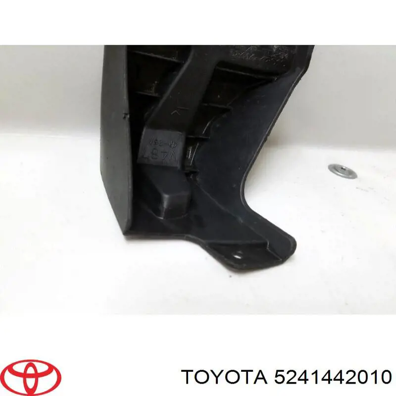 5241442010 Toyota заглушка бампера переднього