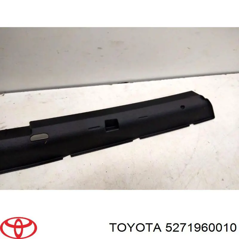 5271960010 Toyota молдинг решетки бампера переднего верхний