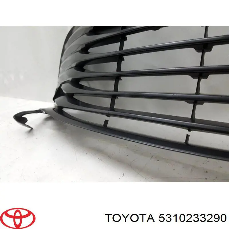 5310233290 Toyota Решетка бампера переднего центральная