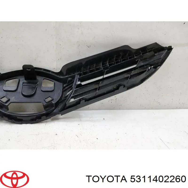5311402260 Toyota решетка радиатора