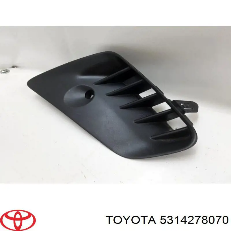 5314278070 Toyota Решетка бампера переднего левая