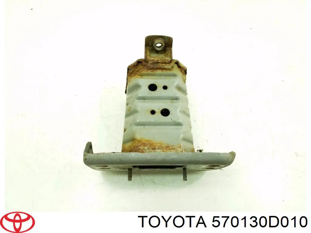 570130D010 Toyota Кронштейн усилителя переднего бампера