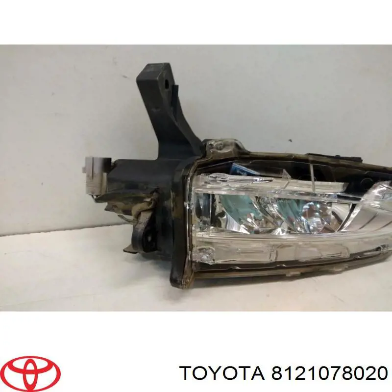 8121078020 Toyota Фара противотуманная правая