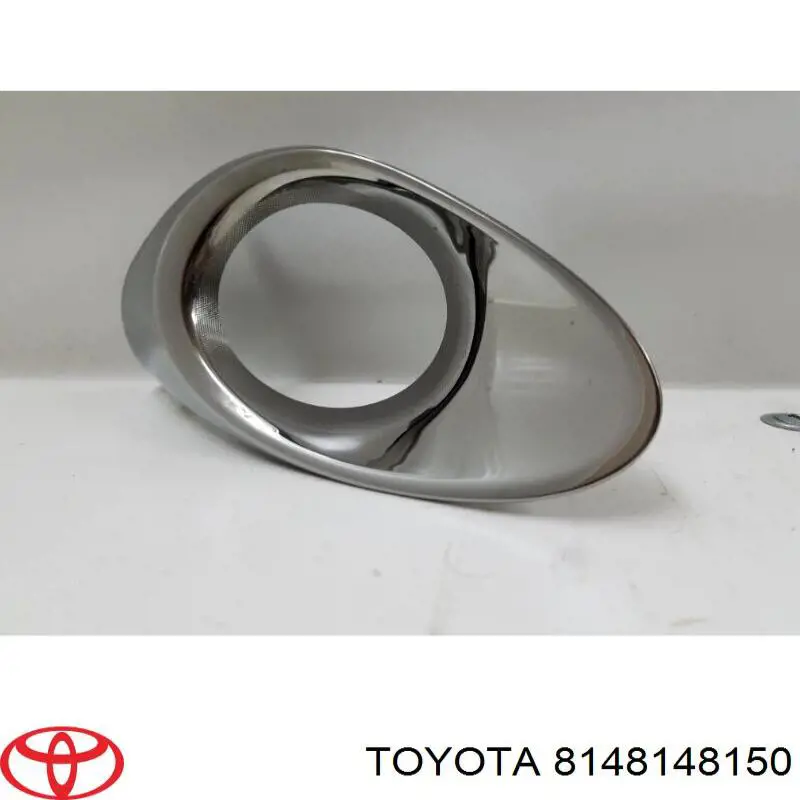 8148148150 Toyota Ободок (окантовка) фары противотуманной правой