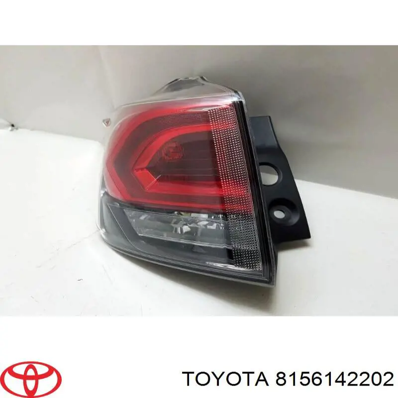 8156142202 Toyota фонарь задний левый внешний
