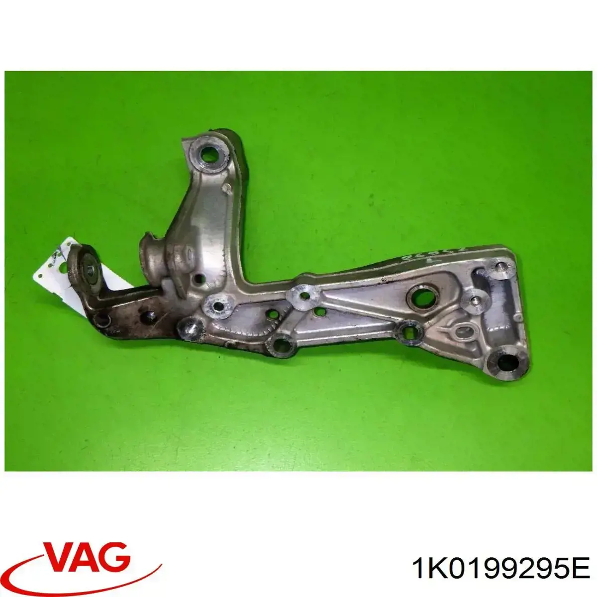 1K0199295E VAG Кронштейн передней балки