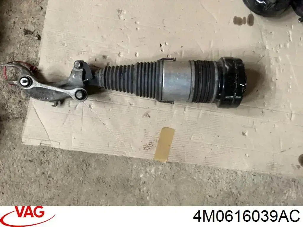 4M0616039AC VAG Амортизатор передний