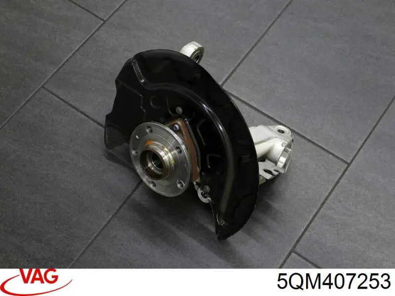 5QM407253 VAG Цапфа (поворотный кулак) передний левый