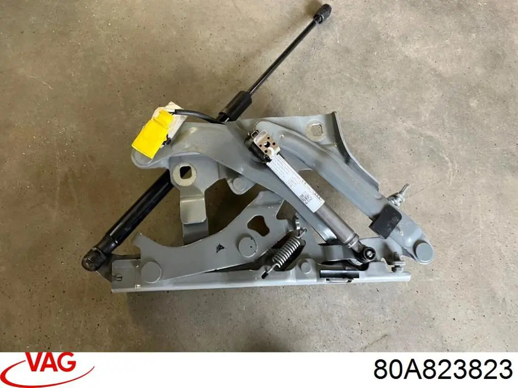80A823823 VAG Пиропатрон петли капота