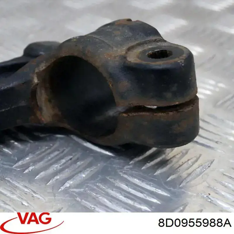 8D0955988A VAG форсунка омывателя лобового стекла правая