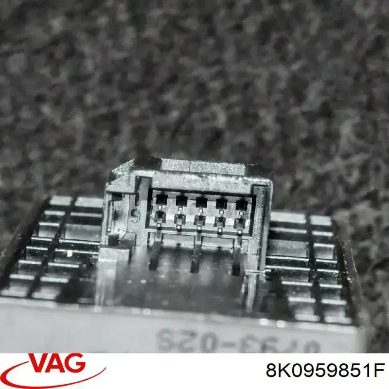 8K0959851F VAG Кнопочный блок управления стеклоподъемником передний левый