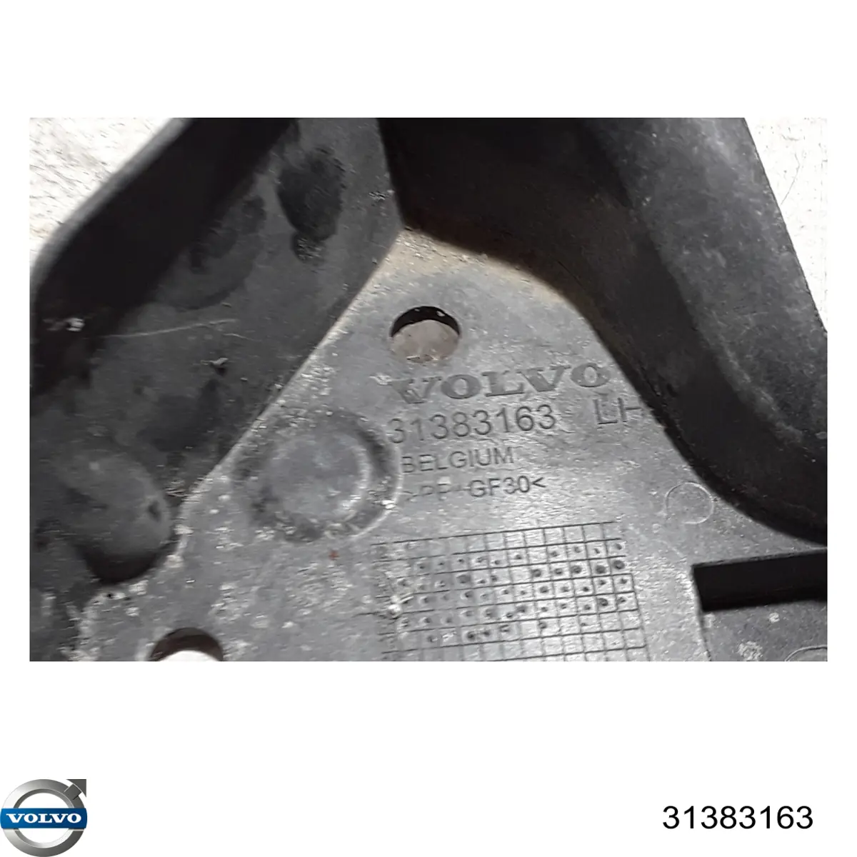 31383163 Volvo кронштейн для бампера