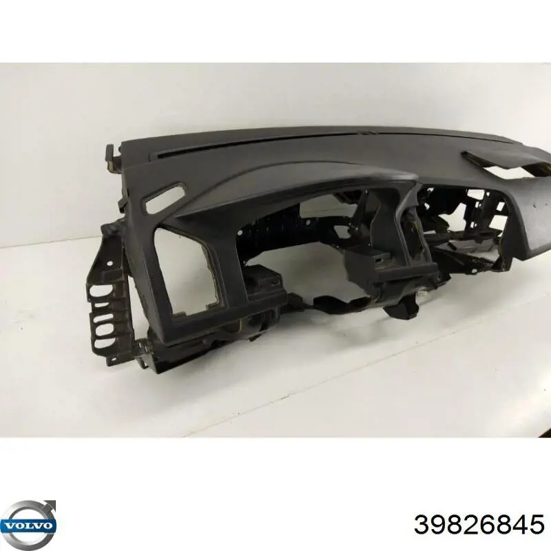 39826845 Volvo панель передня